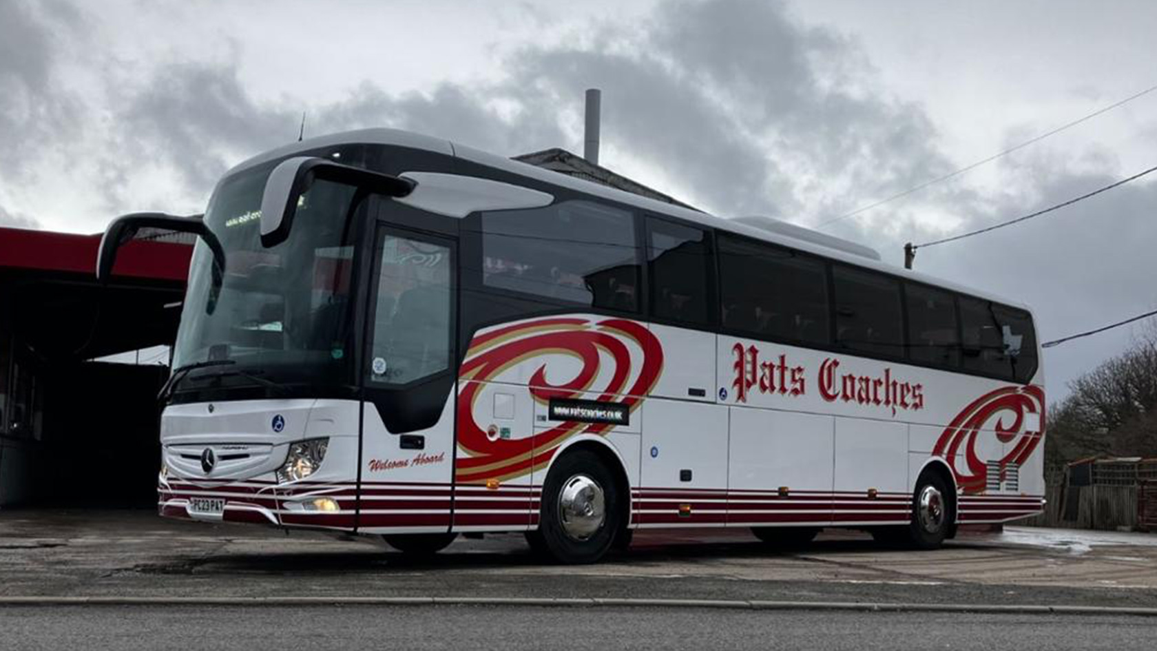 What's new: Mercedes-Benz Tourismo Access joins the fleet at Pat’s Coaches. – Mercedes-Benz Buses