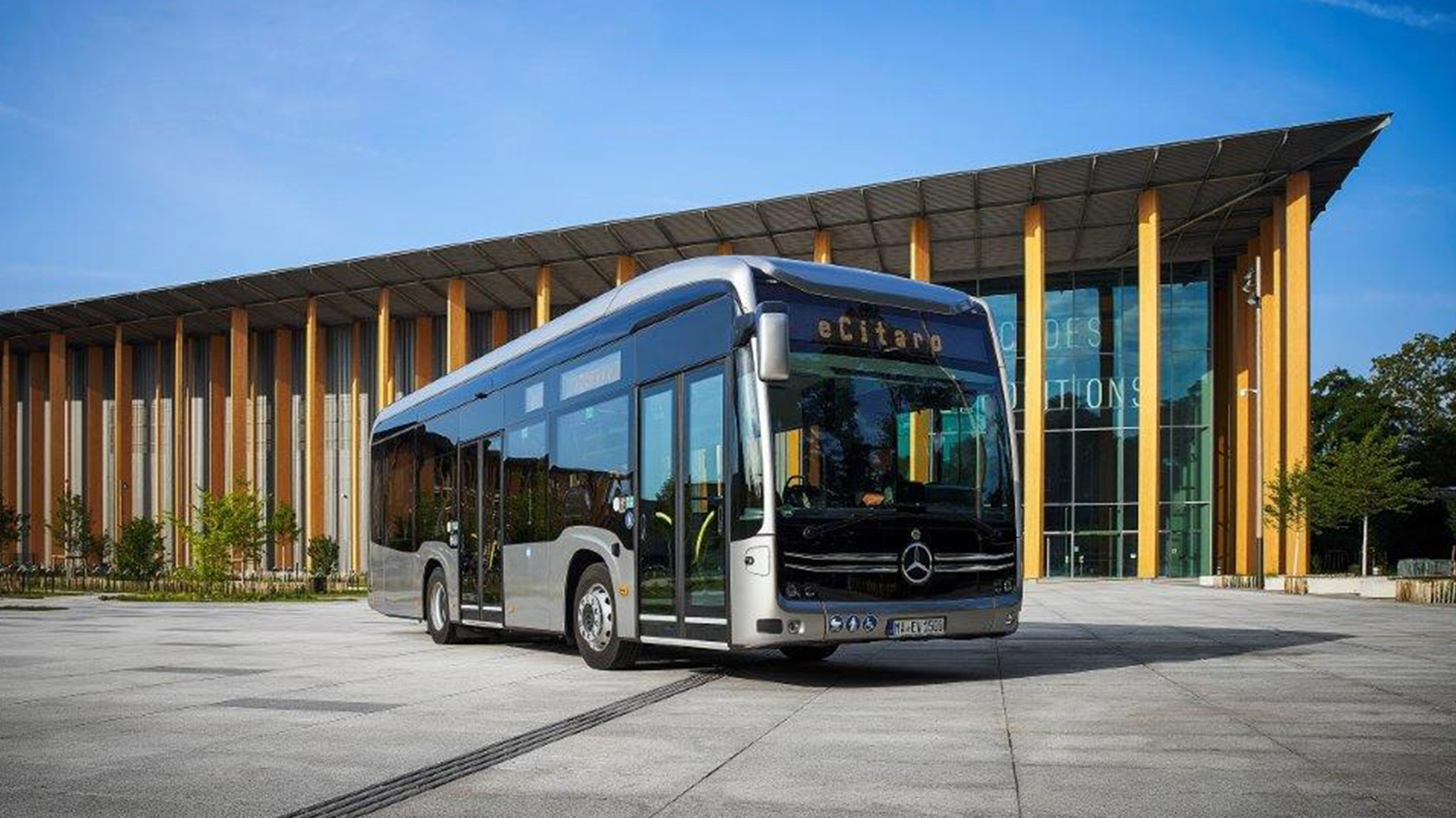 Ajankohtaista: Daimler Buses esittelee eCitaro K:n ja eMobility-palvelut mobility move 2025 ...